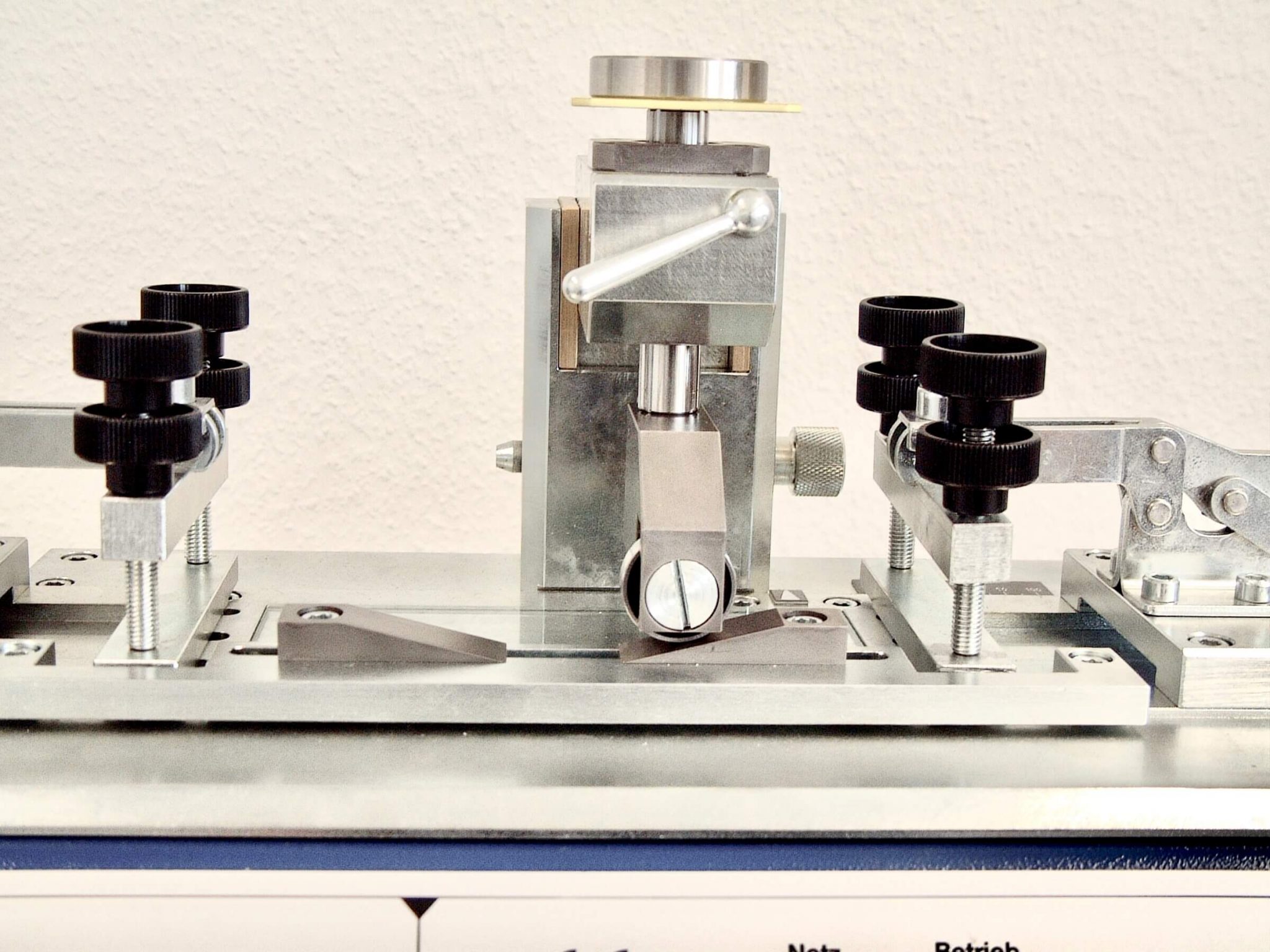 Abriebprüfgerät APG 1000 | Maag Flock GmbH